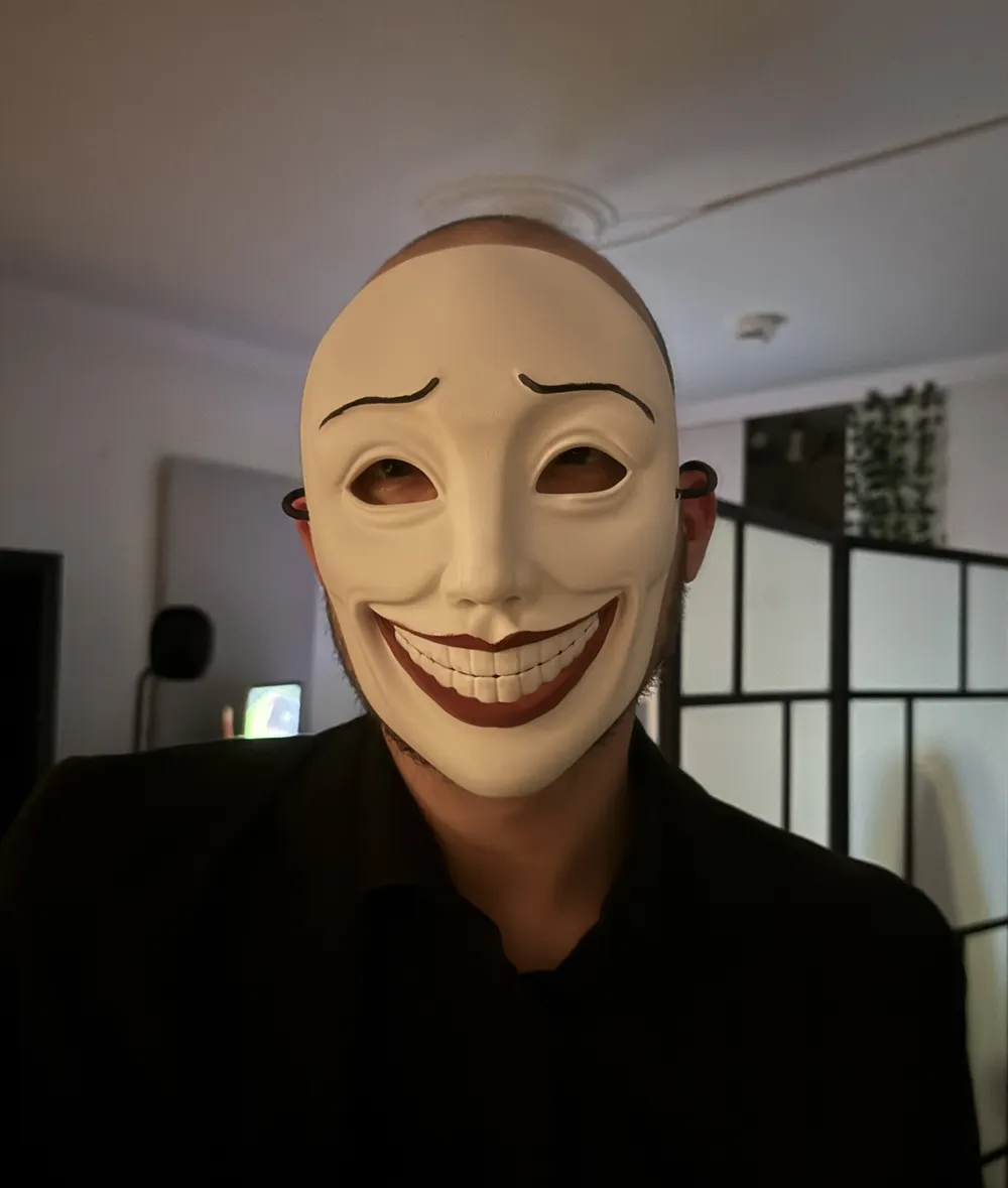 Smiler Halloween / Slasher Mask - Free 3D Print Model - MakerWorld
