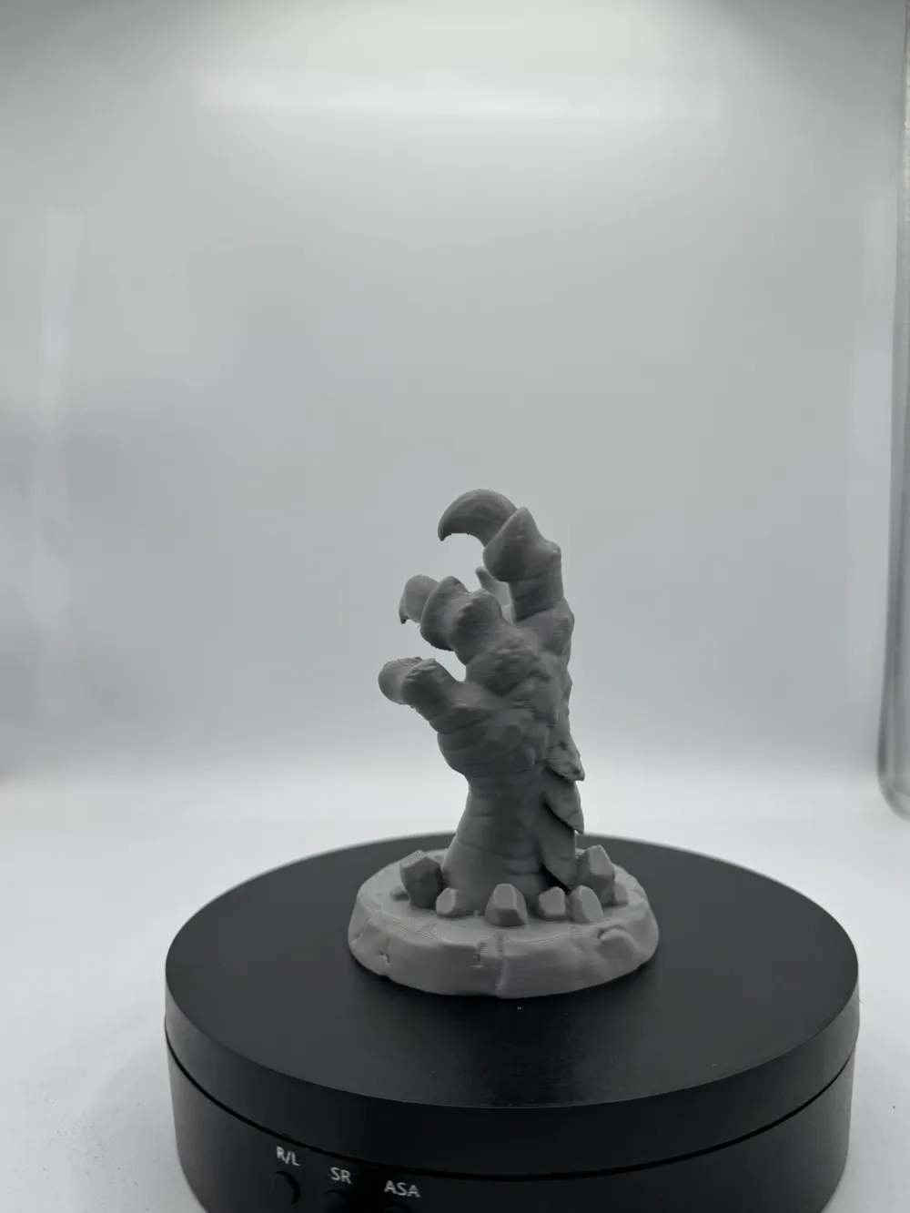Portalápices Garra de Dragón por WispHollow MakerWorld: Descarga ...