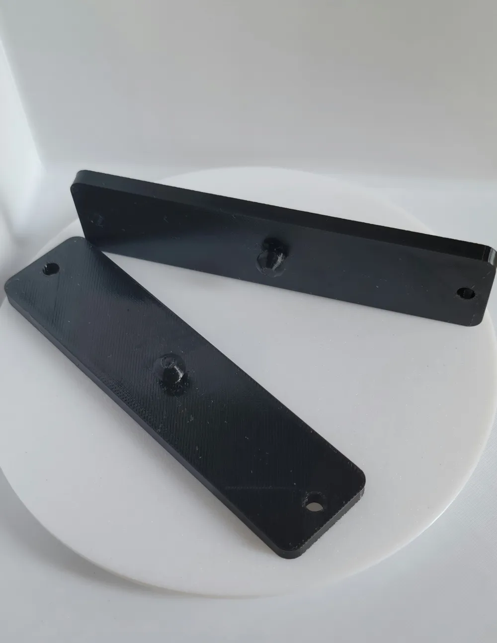Power Strip keyhole mount bracket by Envision3DP MakerWorld: Download ...