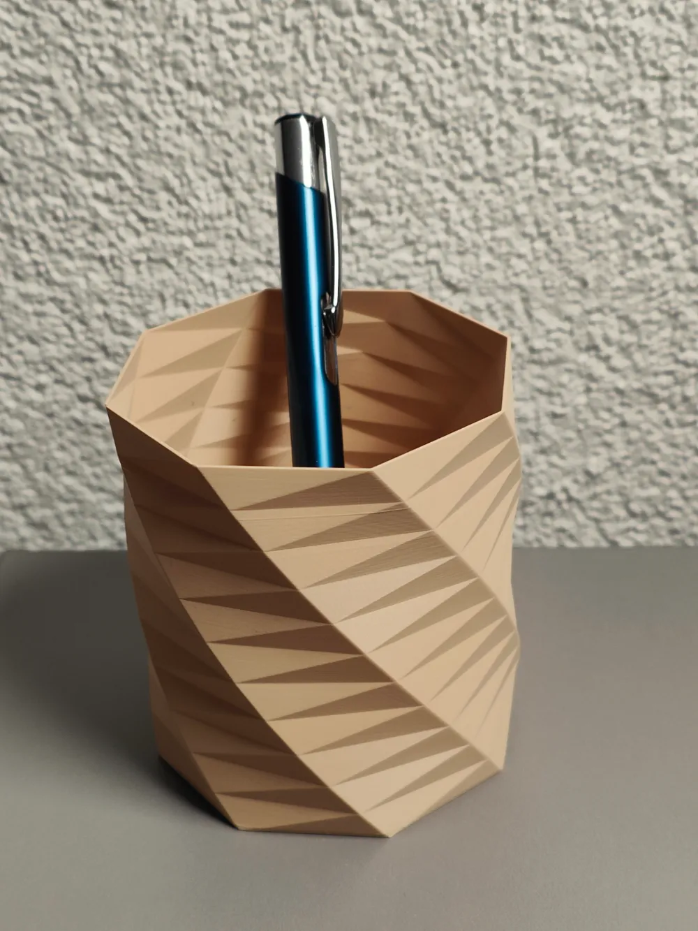 Spiral Pen Holder (Vase mode) by Wuuzzaa - MakerWorld