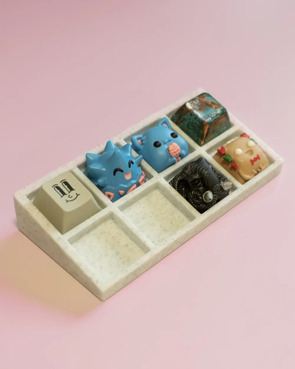 Artisan Tray Keycaps Holder by Hugo Azevedo - MakerWorld