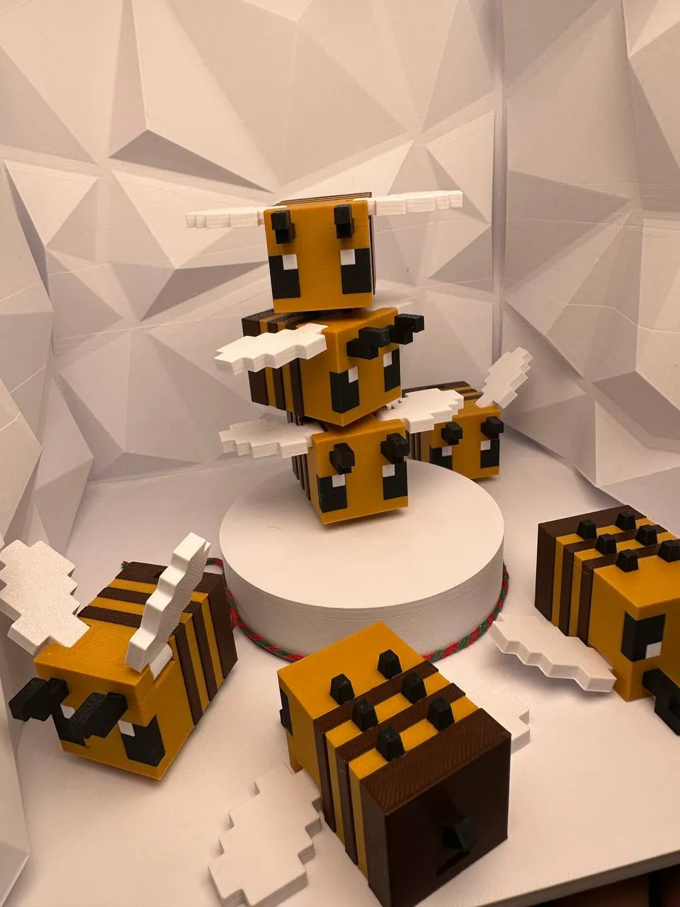 Minecraft Bee Articulated by kirimba MakerWorld: Download Free 3D Models