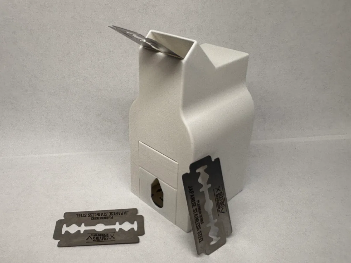 Swappable Razorblade Storage for Disposal - Free 3D Print Model ...