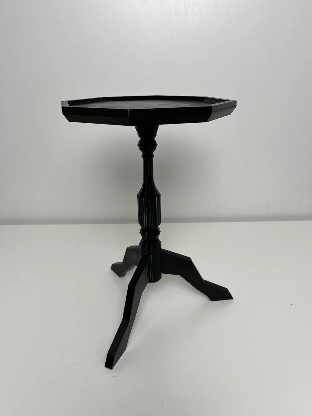 Stealth Geometric Side Table by 3D Theory - MakerWorld