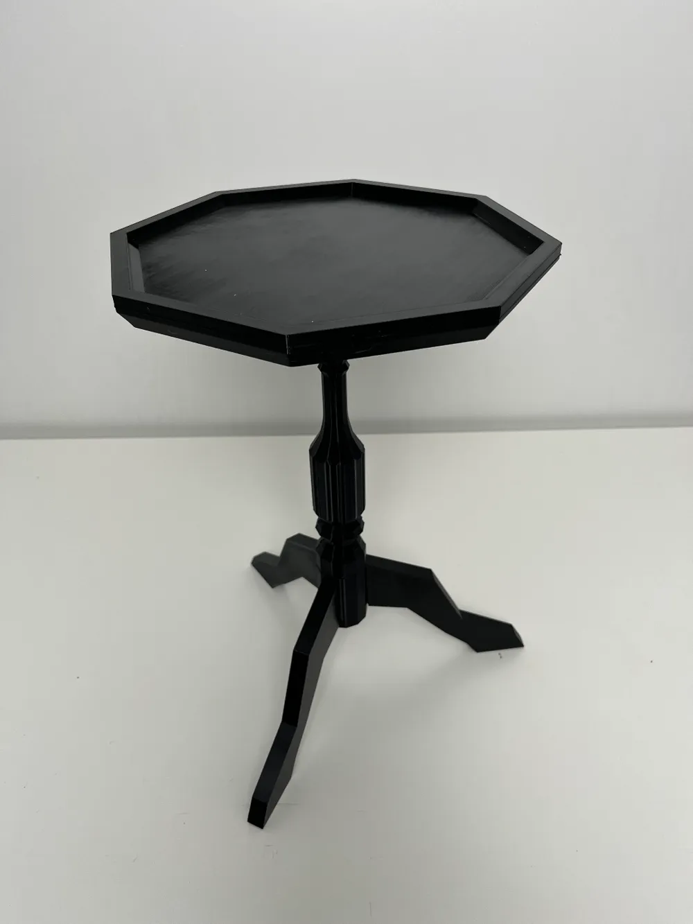 Stealth Geometric Side Table by 3D Theory - MakerWorld