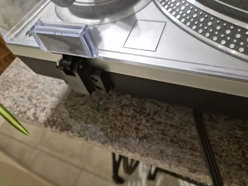 JB-Systems High Q 30 D hinge for cover - Free 3D Print Model - MakerWorld