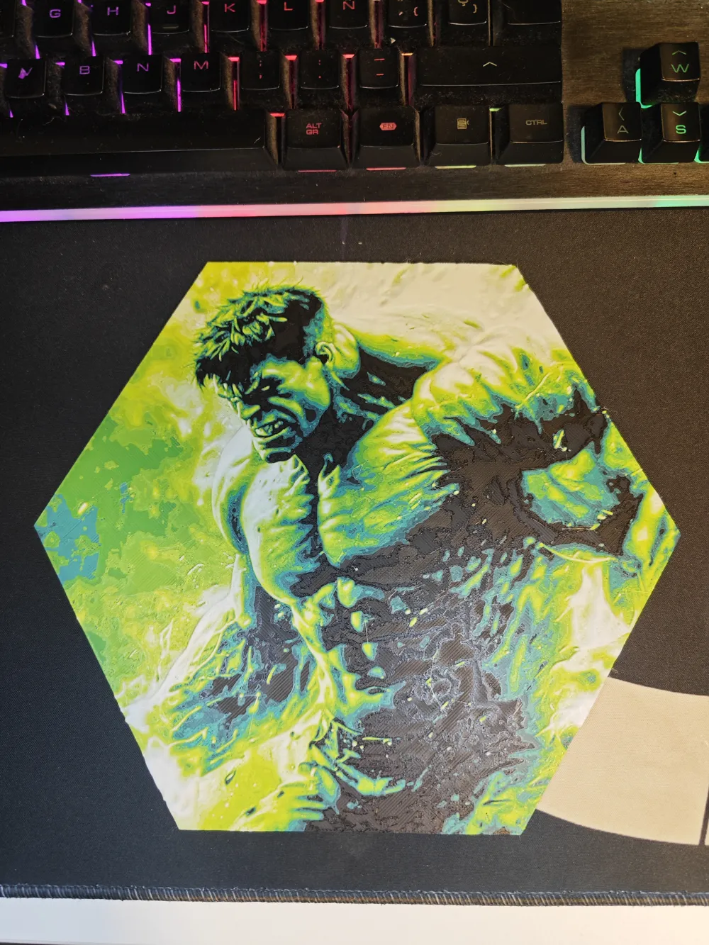 Hueforge Hulk honeycomb mode - Free 3D Print Model - MakerWorld