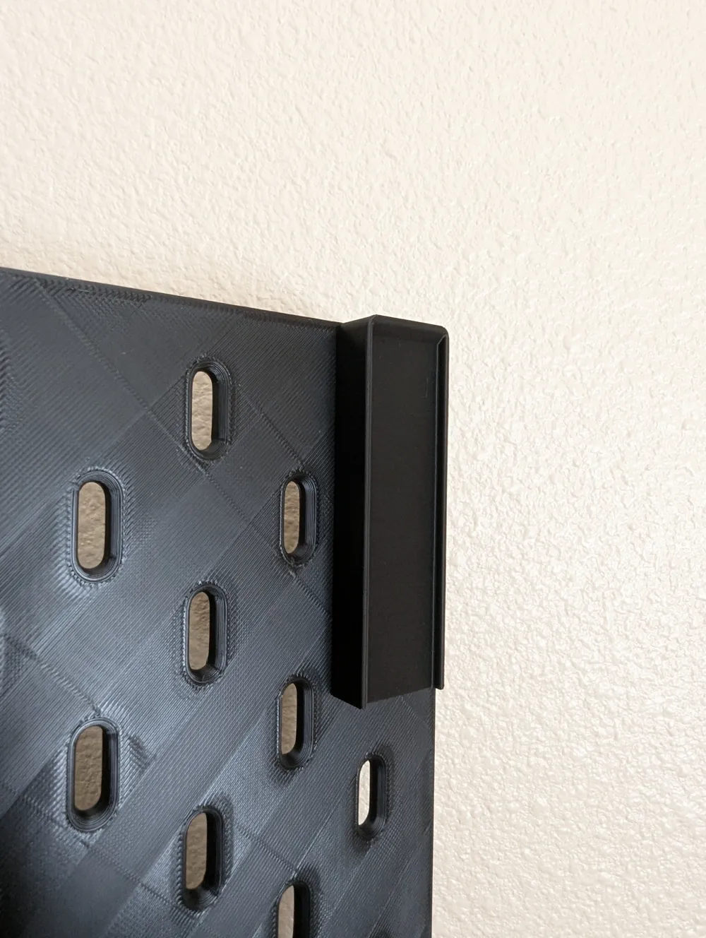 Skadis Wall Mount Command Strip by DZ3D MakerWorld: Download Free 3D Models