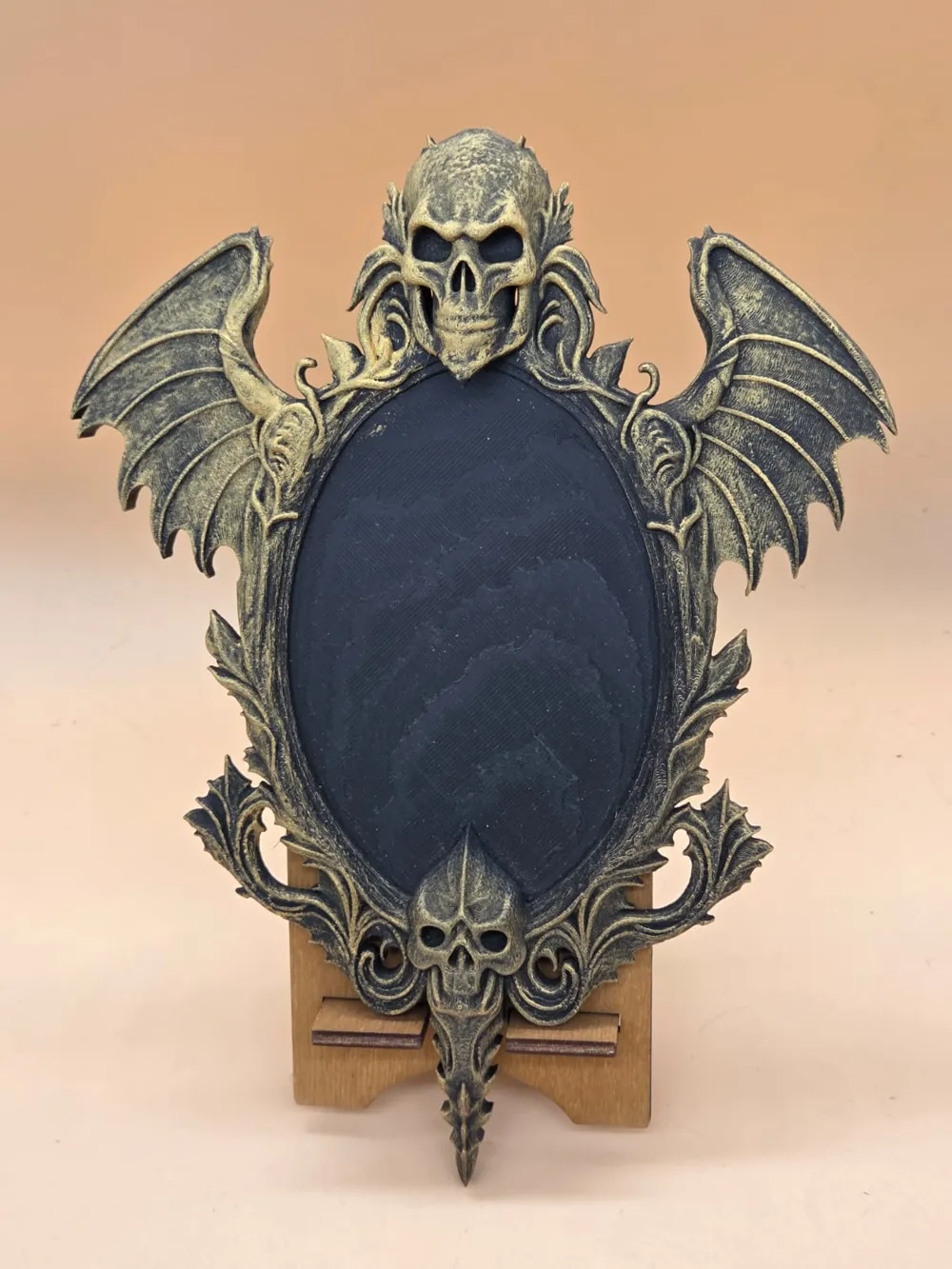 Gothic Skull Frame – Decorative 3D Printed Frame - Free 3D Print Model ...