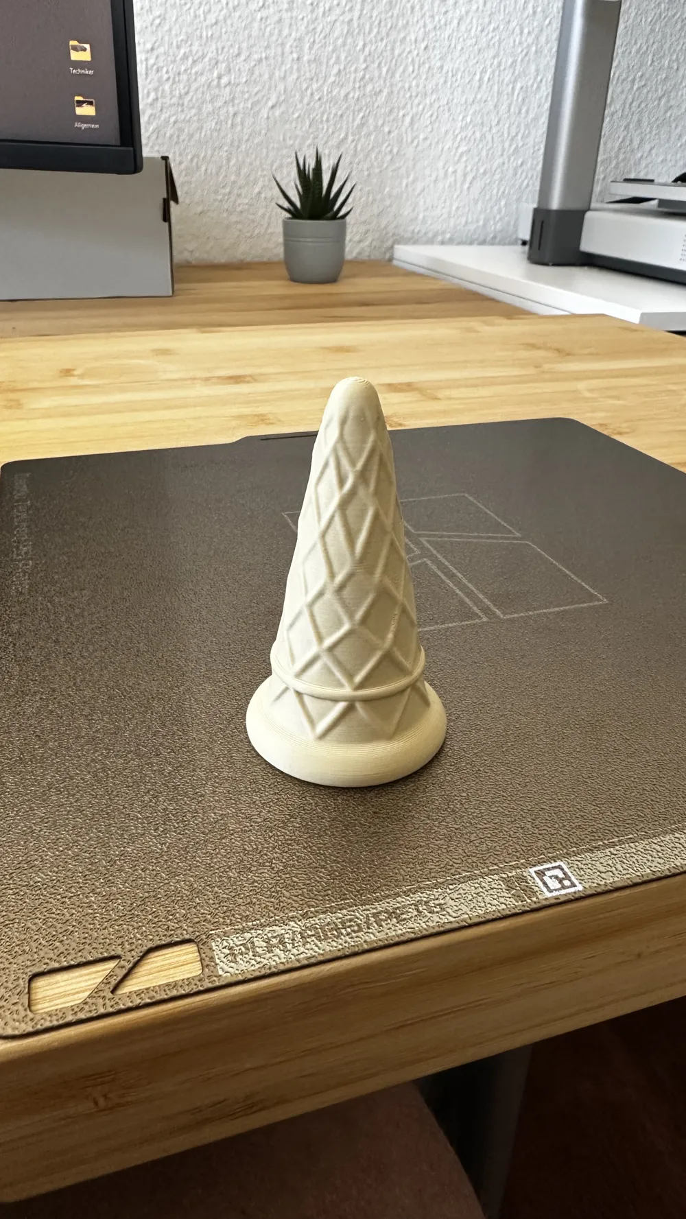 Melting Ice Cream Door Stopper / Funny Door Stop by Tekk3D MakerWorld ...