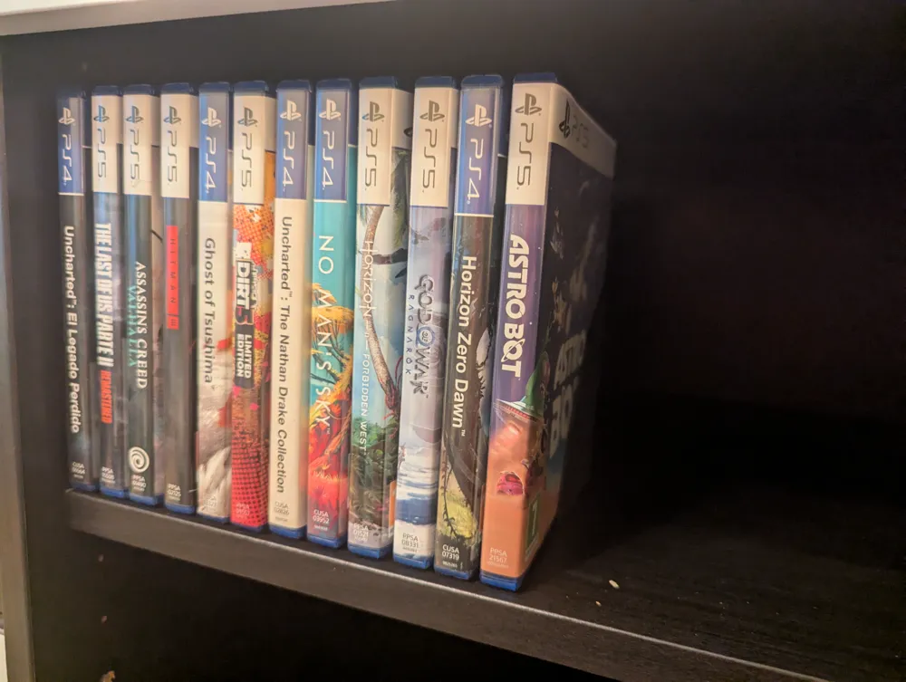 Invisible Bluray/PS5/PS4 games holder by 9and3r MakerWorld: Download ...