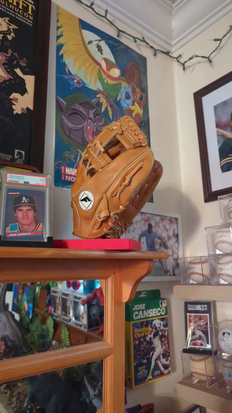 Baseball Glove Stand - Free 3D Print Model - MakerWorld
