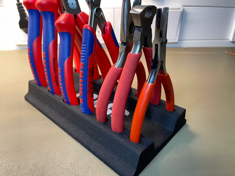 Tongs Holder by pldemon - MakerWorld