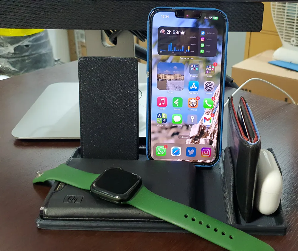 Basic Tray With MagSafe by 4s99hn5r8m - MakerWorld