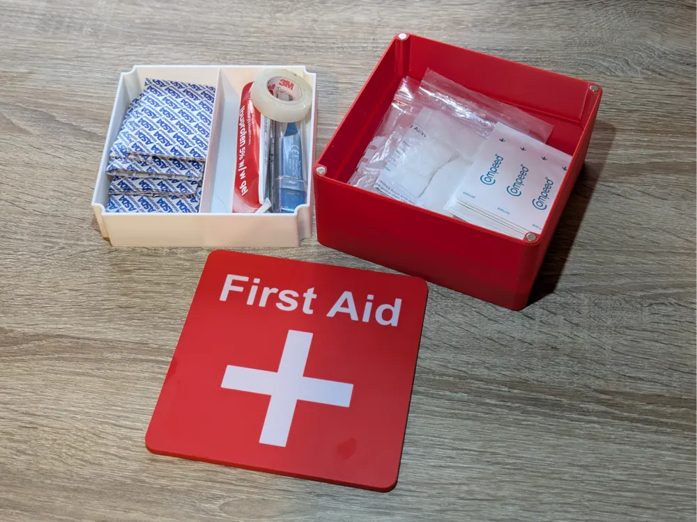 First Aid box with insert tray & magnetic closing by StampyDriver ...