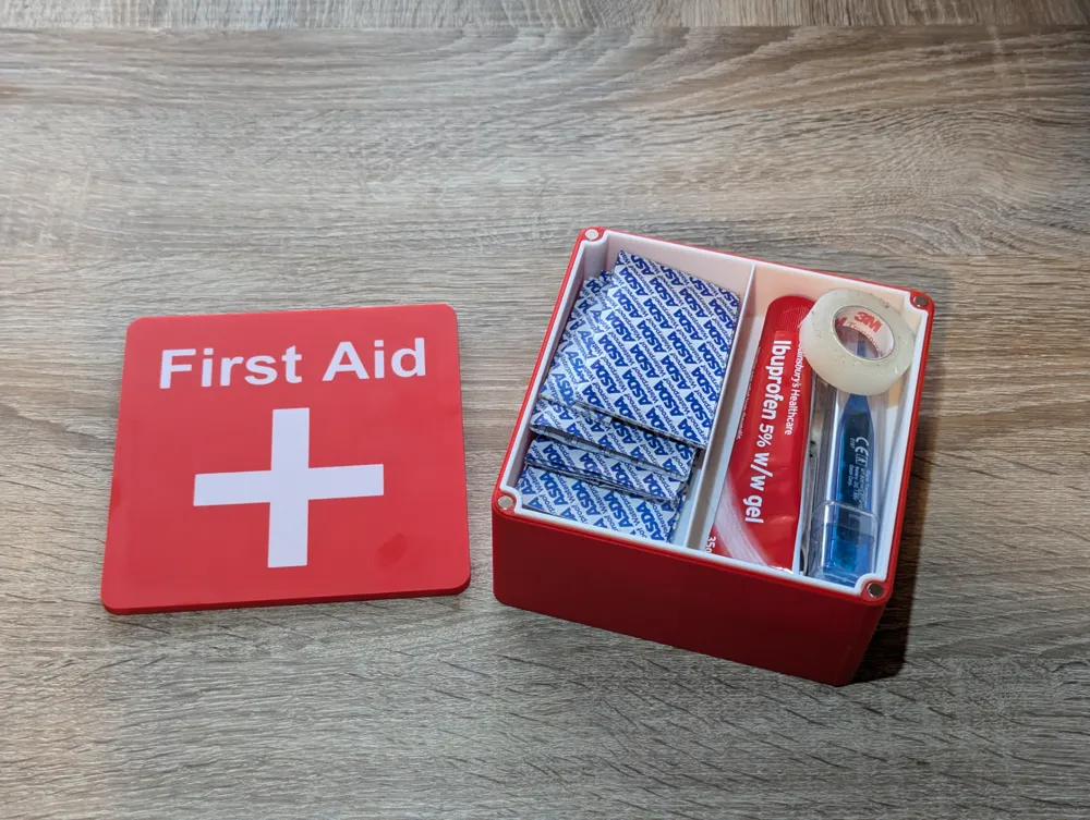 First Aid box with insert tray & magnetic closing by StampyDriver ...