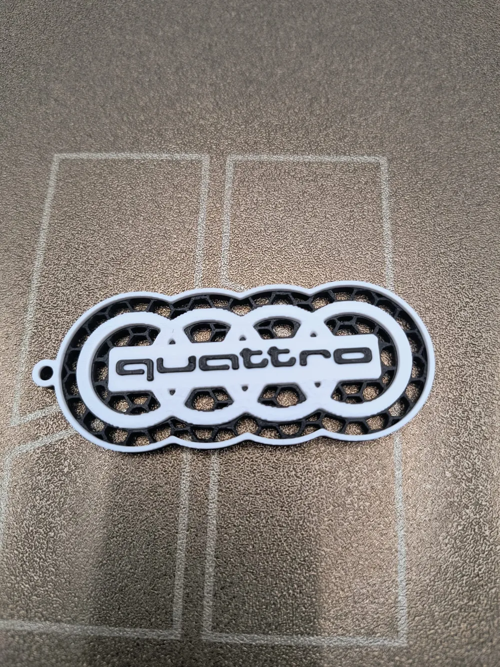 Audi Quattro Logo Schlüsselanhänger – Kostenloses 3D-Druckmodell ...