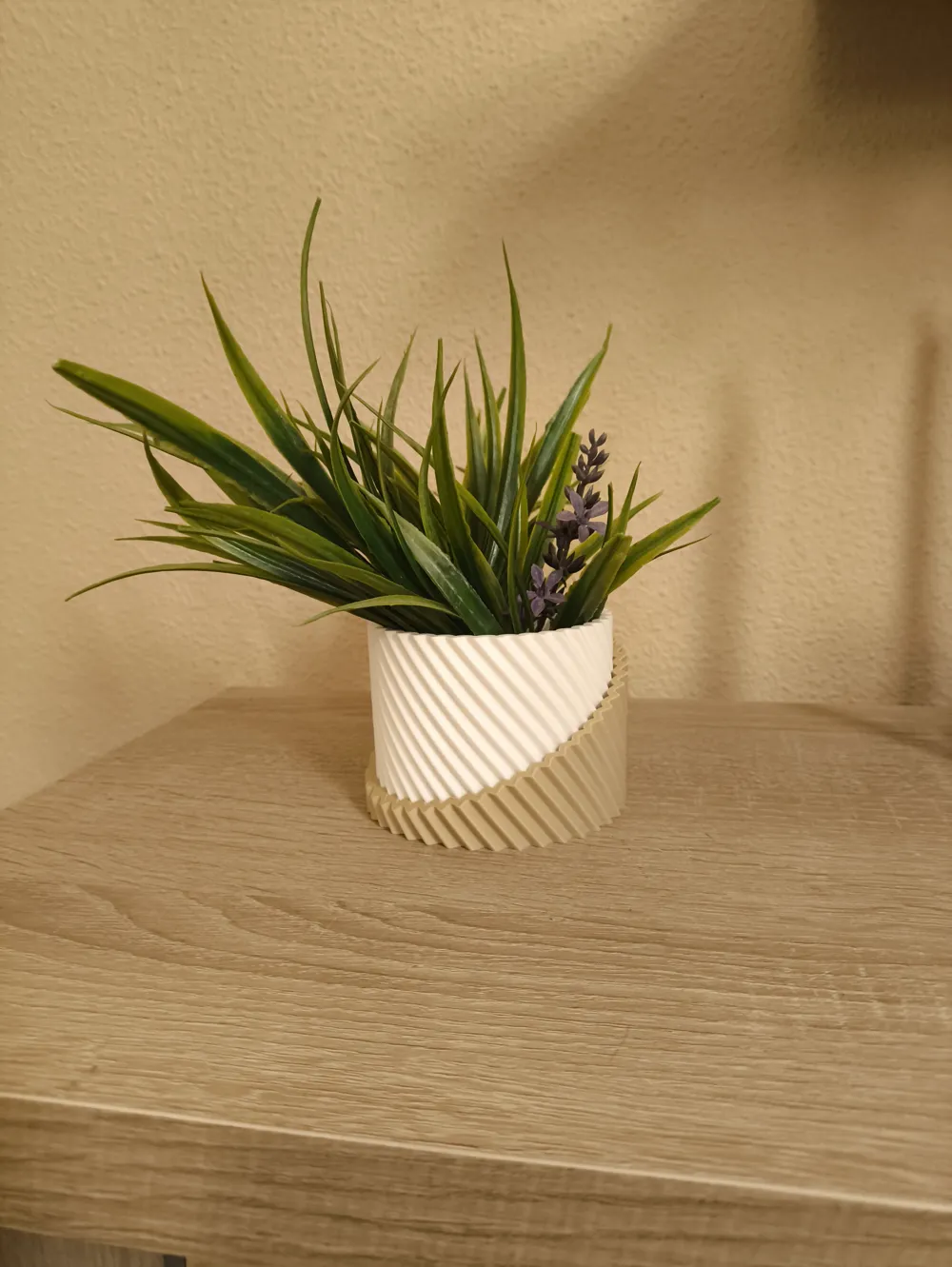 beautiful two-piece flowerpot - Free 3D Print Model - MakerWorld