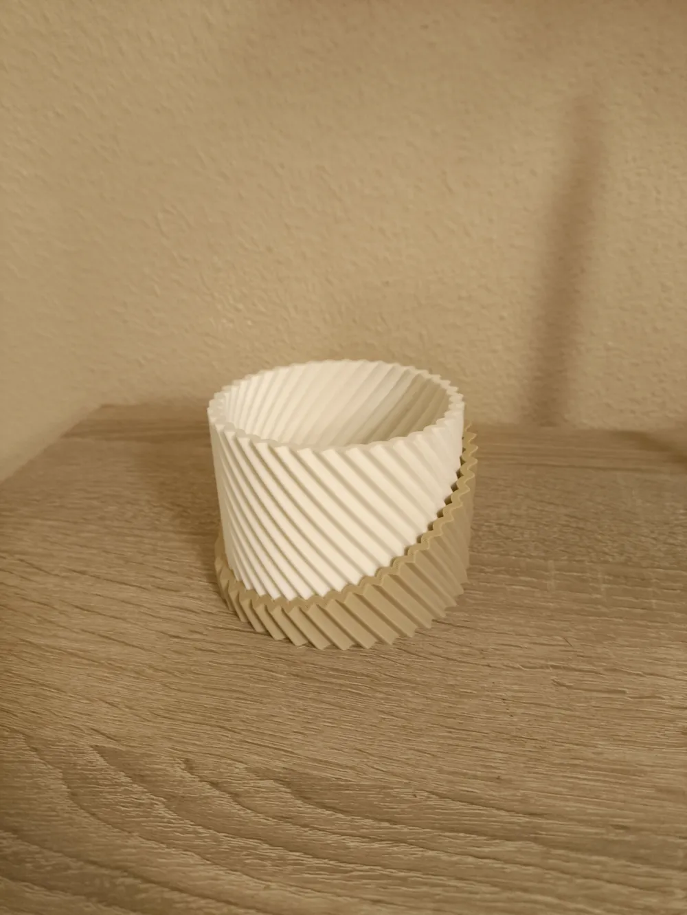 beautiful two-piece flowerpot - Free 3D Print Model - MakerWorld