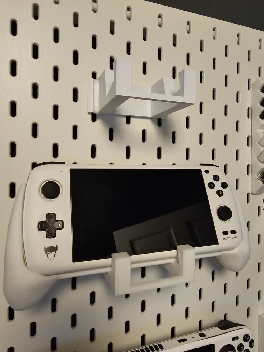 Handheld PC Skadis Holder by ElderRat - MakerWorld