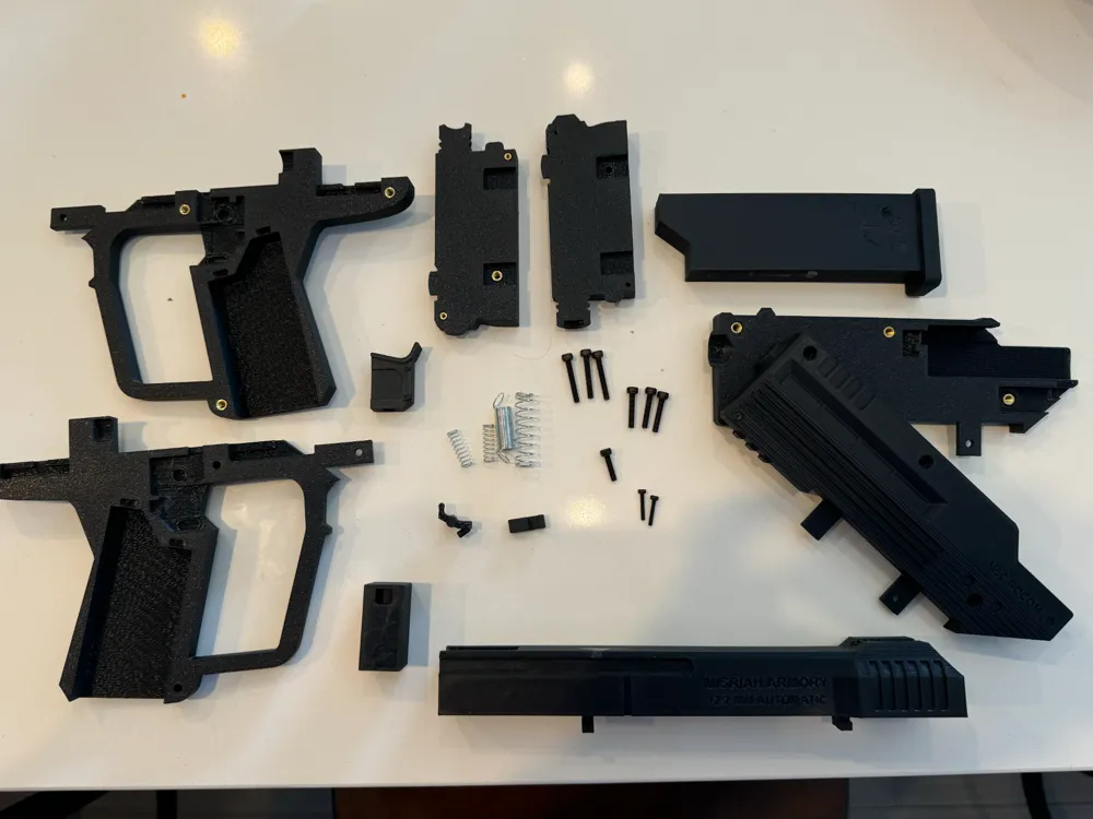 Semi-Firing M6C SOCOM // Halo 3 ODST - MakerWorld 3D Model | 3Drop