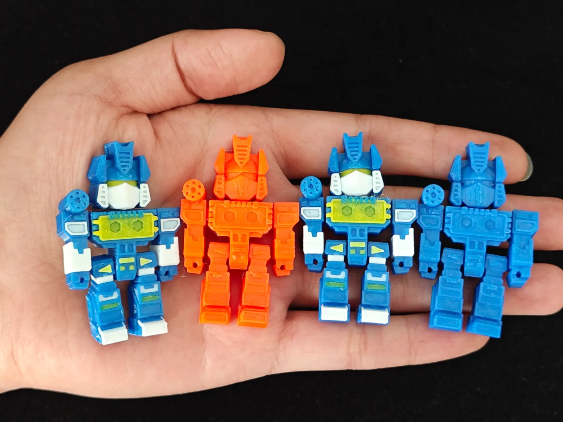 Articulated Soundwave Keychain (Print-in-Place) by PCH3D MakerWorld ...
