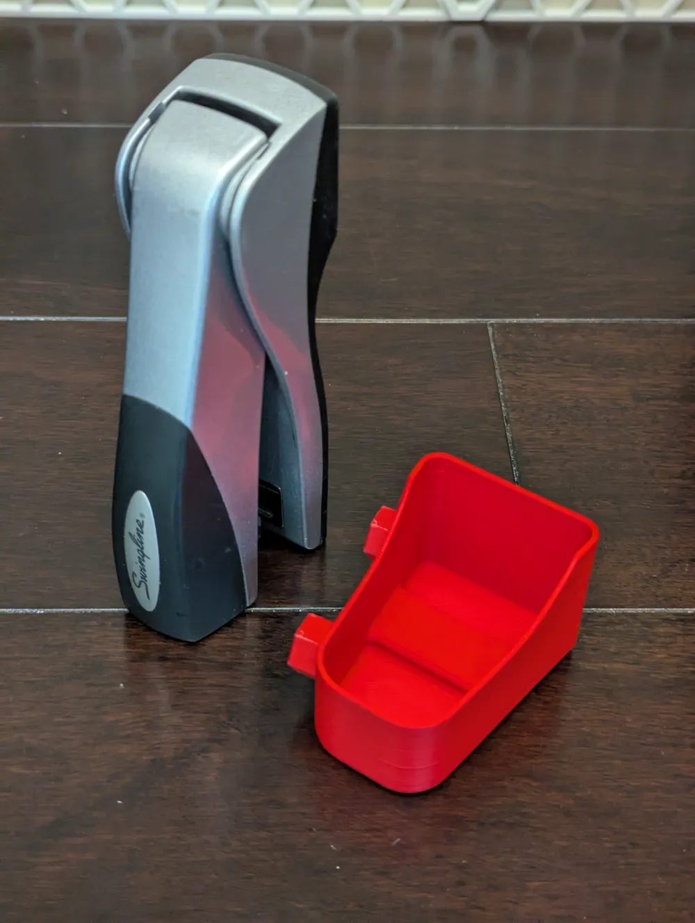 HSW Stapler holder (Swingline Ergonomic Grip) by CWood - MakerWorld