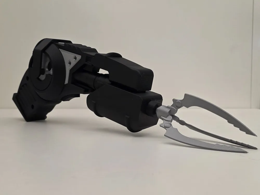 Batman Arkham Origins Batclaw - Free 3D Print Model - MakerWorld