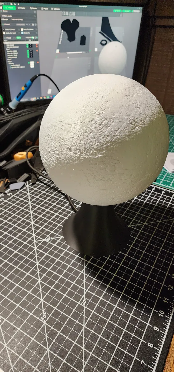Moon Lithophane Lamp - 8 inch diameter by SidersCustom MakerWorld ...