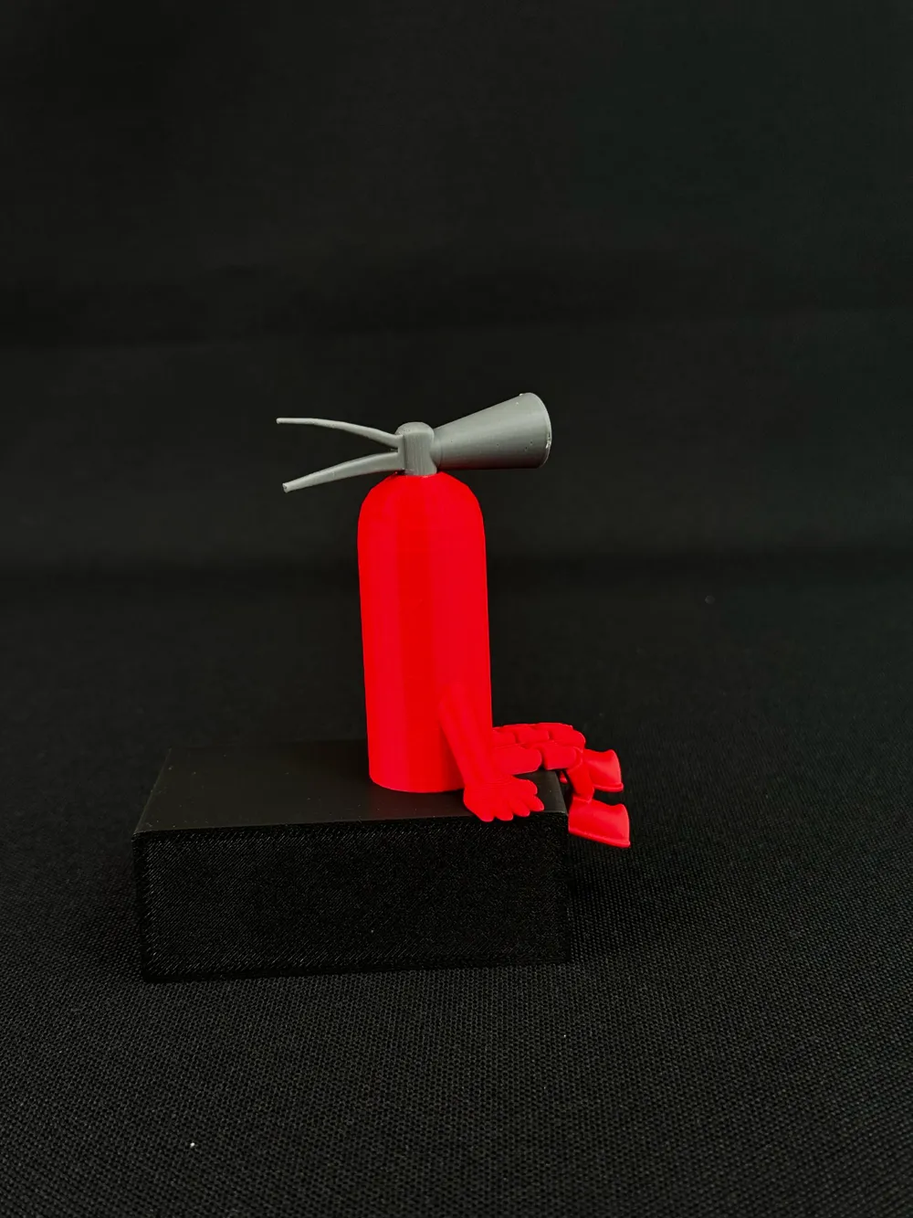 Articulated Buddy Fire Extinguisher Fireman Gift by IrealityMakerWorld ...