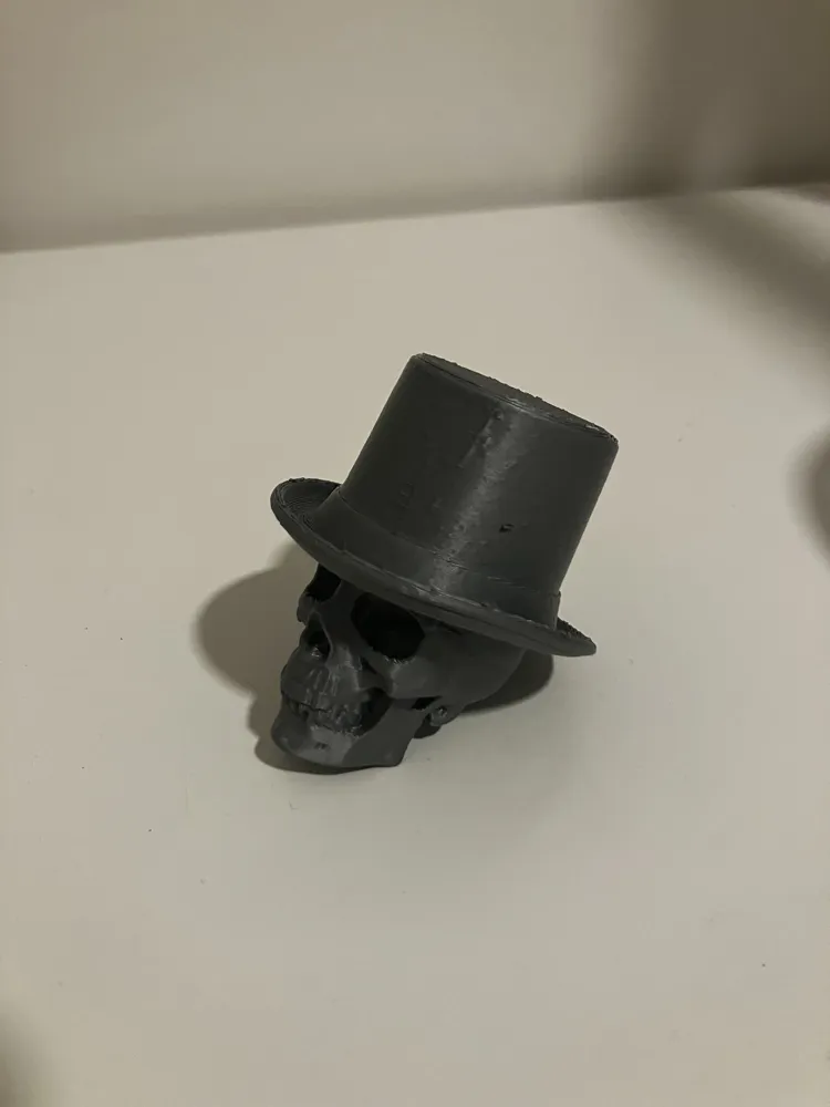 Skull with tophat by Leo ;) MakerWorld: Download Free 3D Models