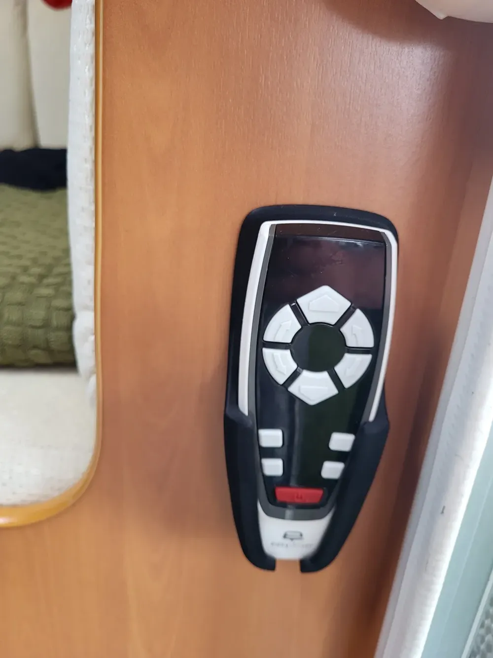 Reich Caravan Remote Control Holder by Razer05 - MakerWorld