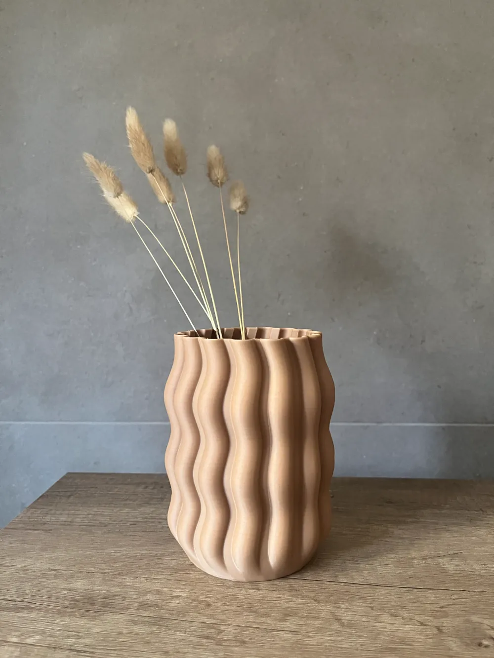 Wave vase by LeoB - MakerWorld
