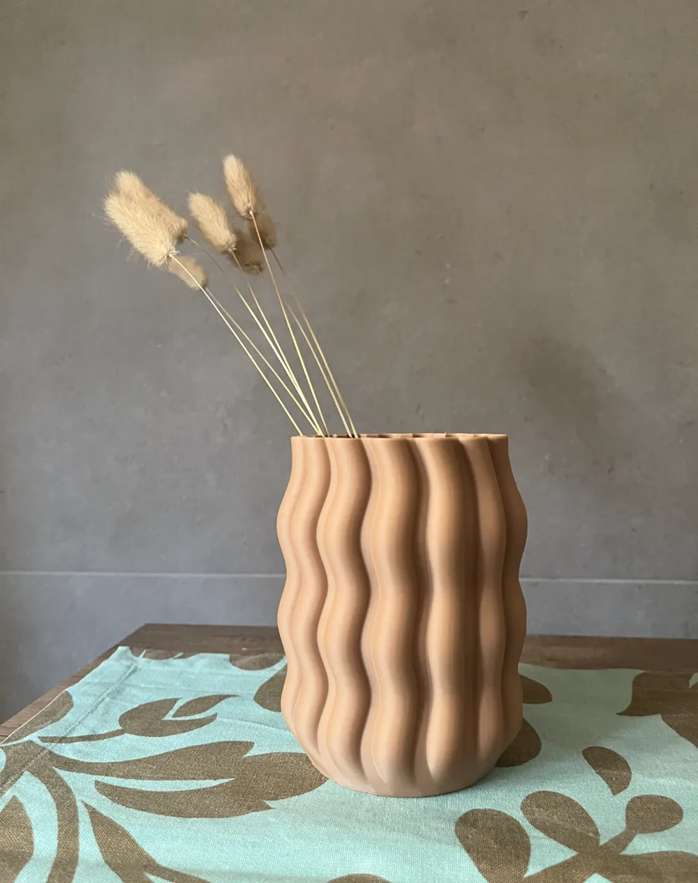 Wave vase by LeoB - MakerWorld