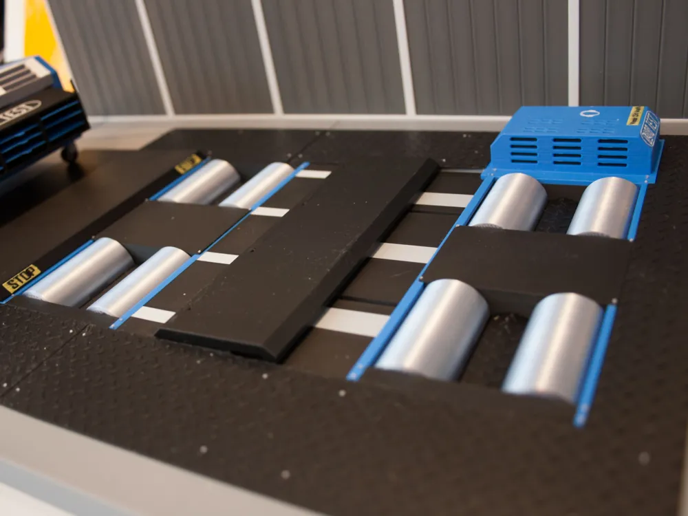 Miniature Dyno Test Center Diorama, 1:18 Scale - Free 3D Print Model ...