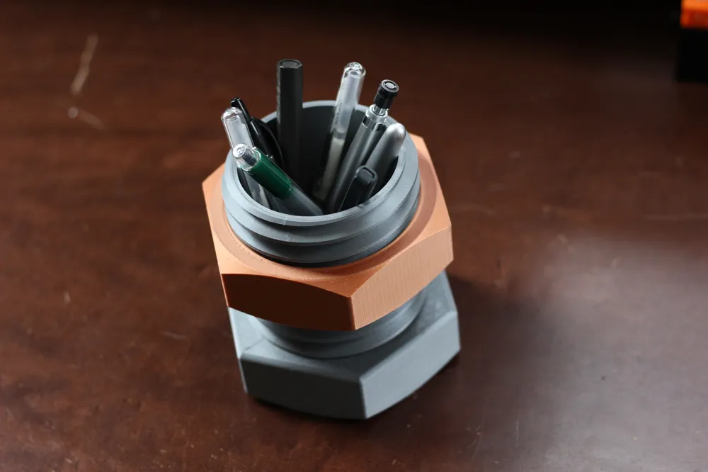 Nut & bolt pencil organizer by Julia Ebert - MakerWorld