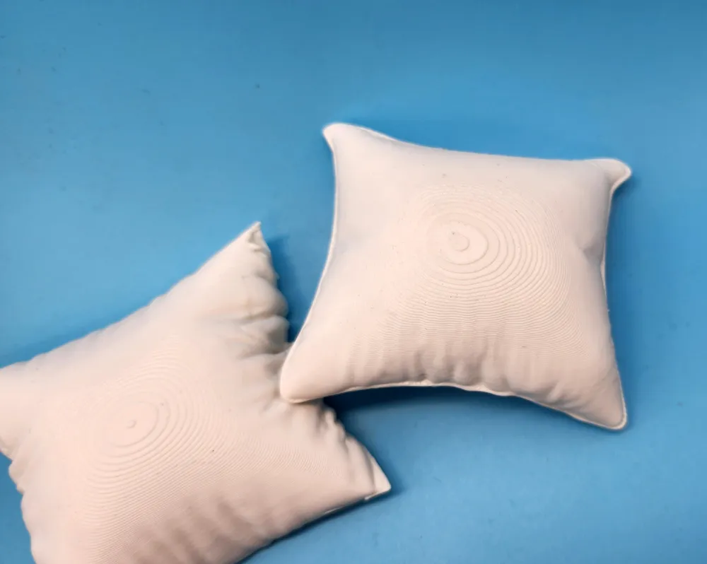 2 Fluffy Square Pillows - Free 3D Print Model - MakerWorld