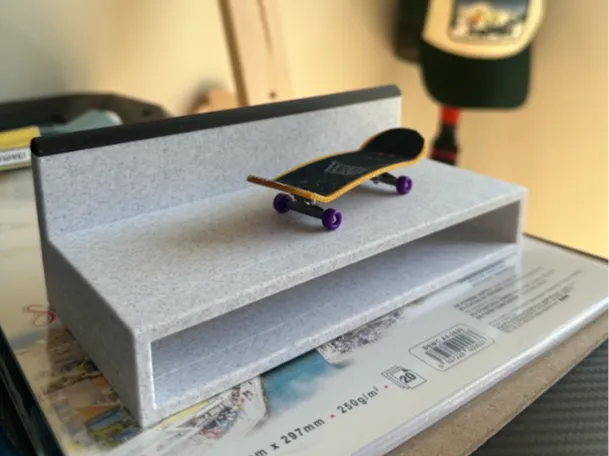 FingerBoard / Tech Deck Obstacle With Rail by MadMARIOS - MakerWorld