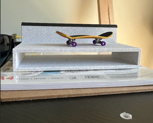FingerBoard / Tech Deck Obstacle With Rail by MadMARIOS - MakerWorld