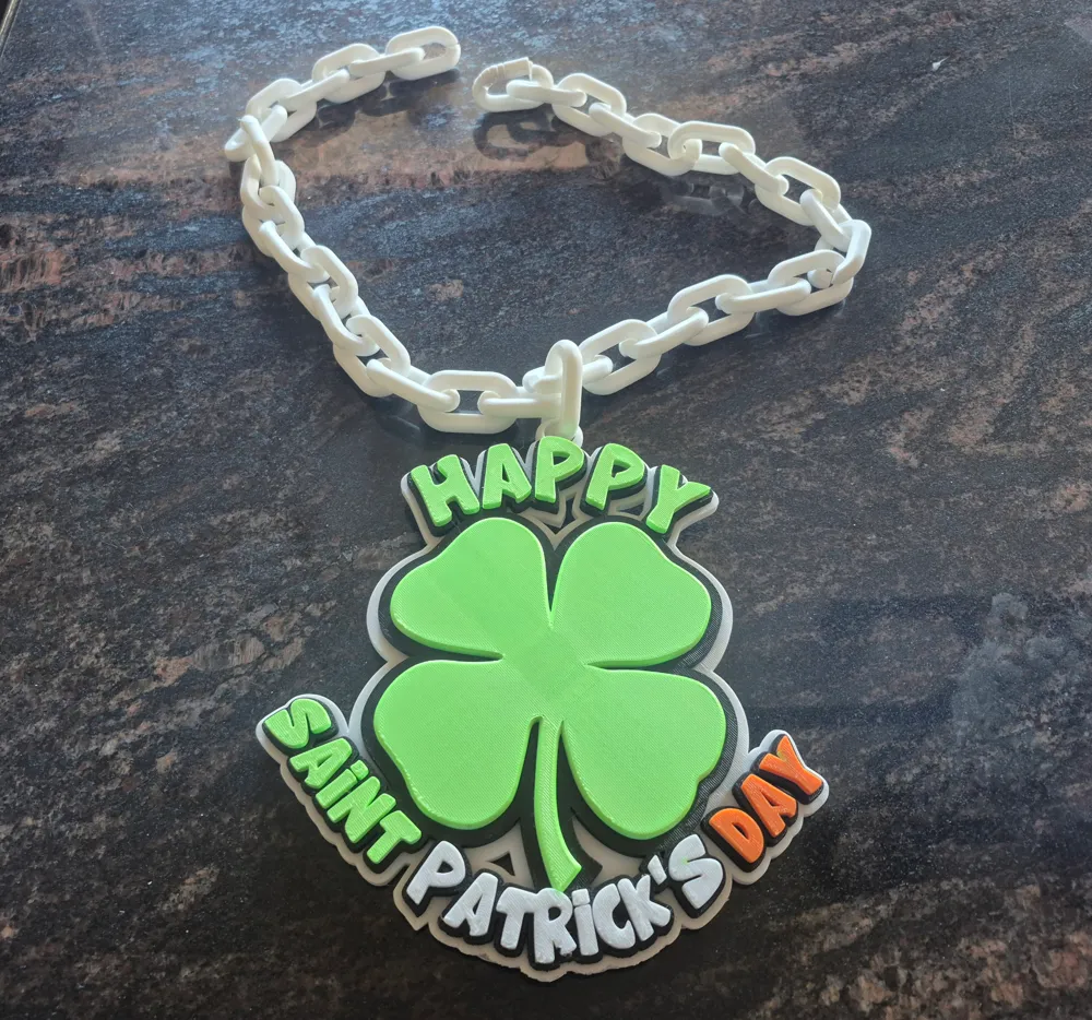 St Patricks Day Shamrock Rally Necklace with Clasp by Monkey Brains ...