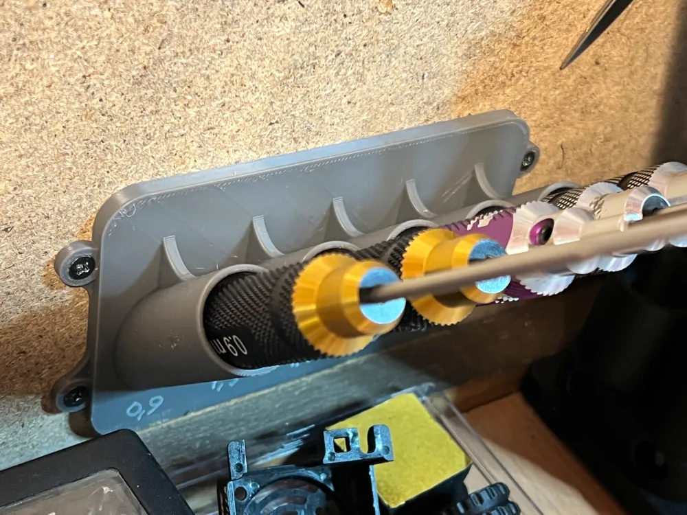 45-degree Wall screw driver holder by PSG by Isi Serrati - MakerWorld