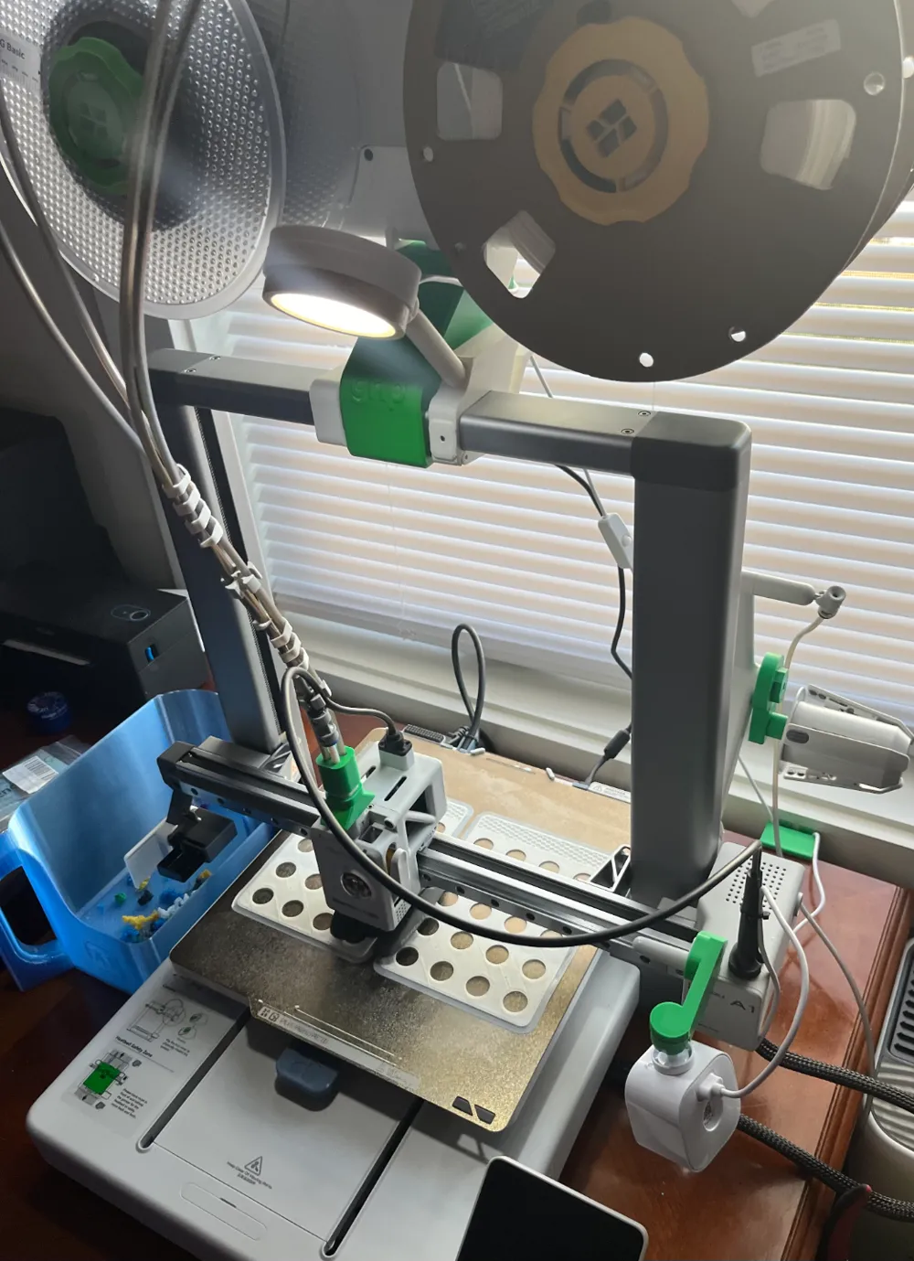 A1 LED Top Mount Remixed by onegotowned - MakerWorld