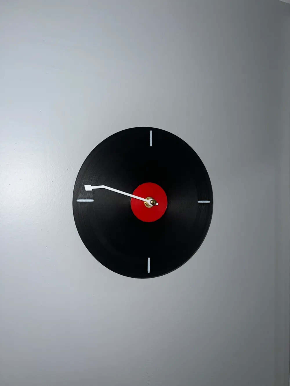 Vinyl record clock by Dwayne_sparky - MakerWorld