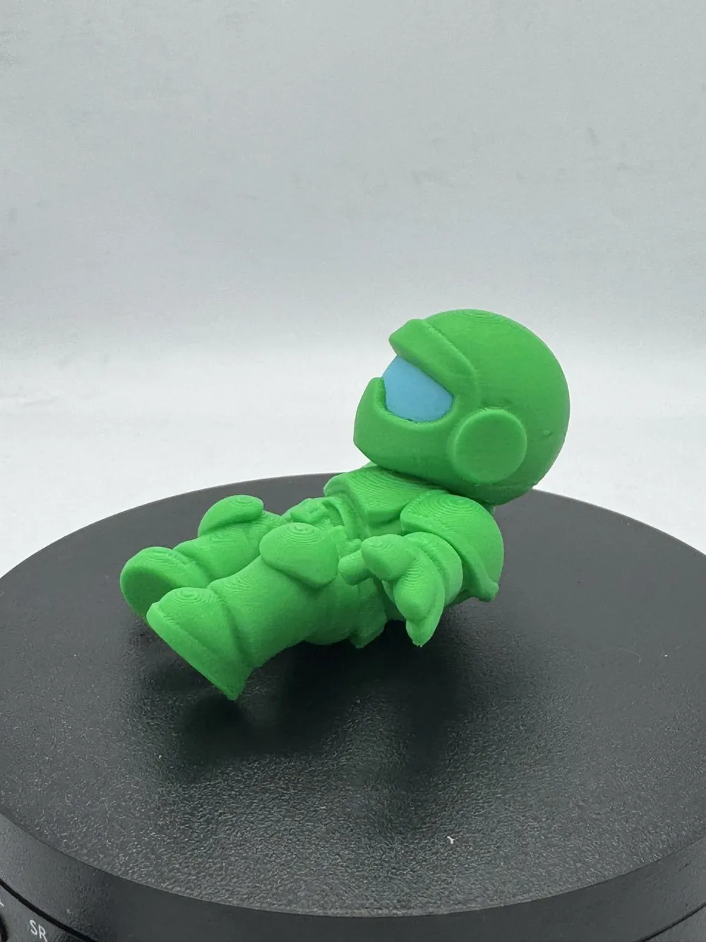 Niedlicher, verletzter Chibi-Space-Marine von WispHollow MakerWorld ...
