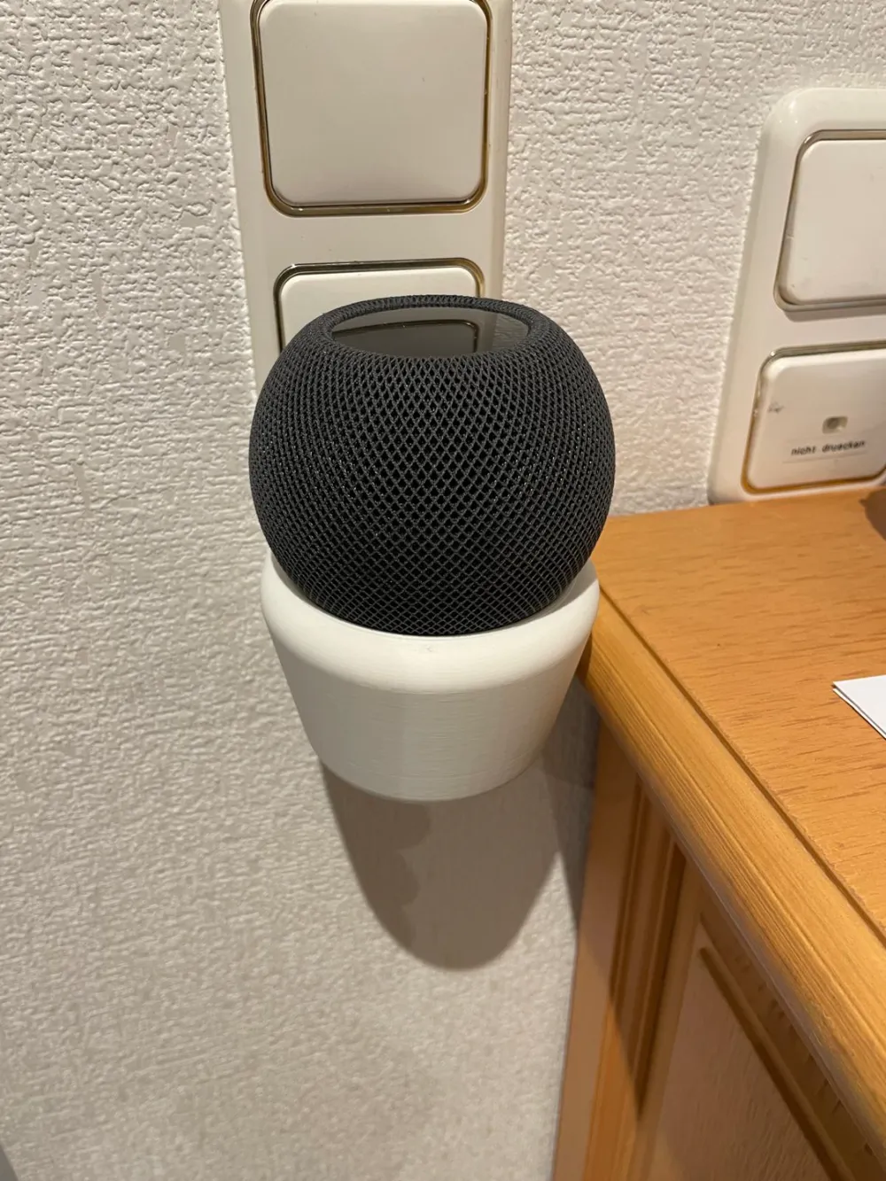 Apple HomePod Mini Socket Mount Wall Mount Holder by Oli MakerWorld ...