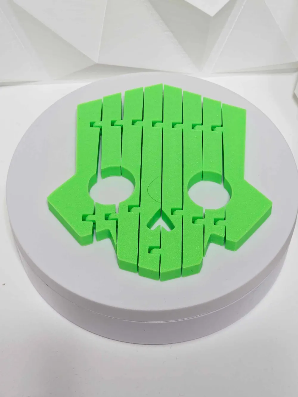 Helldivers 2 Flexi Skull by Red Feather Designs - MakerWorld