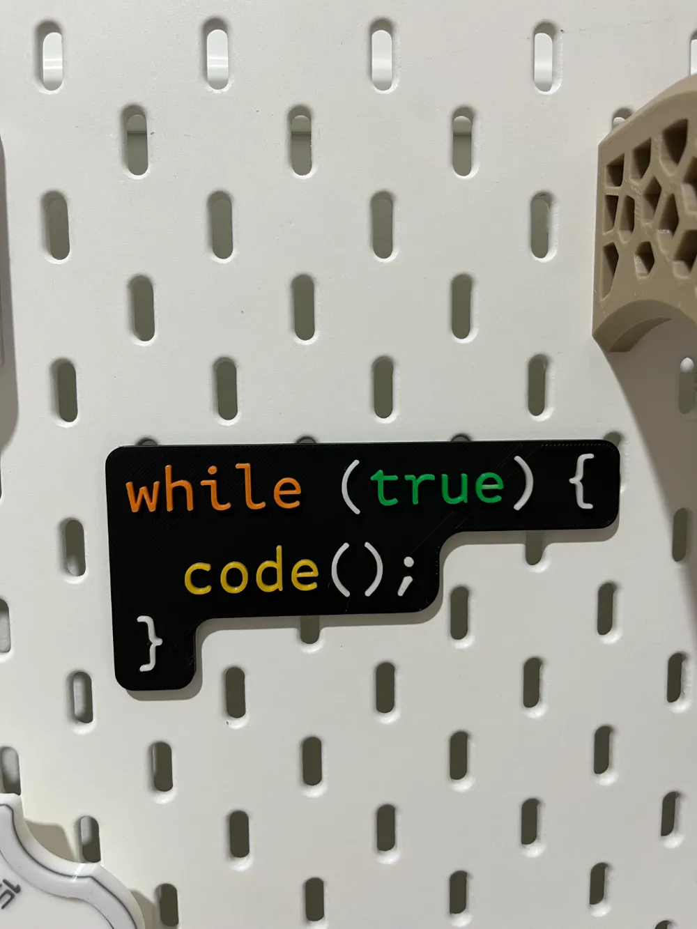 "While True, Code" Text Panel for SKÅDIS by Yom - MakerWorld