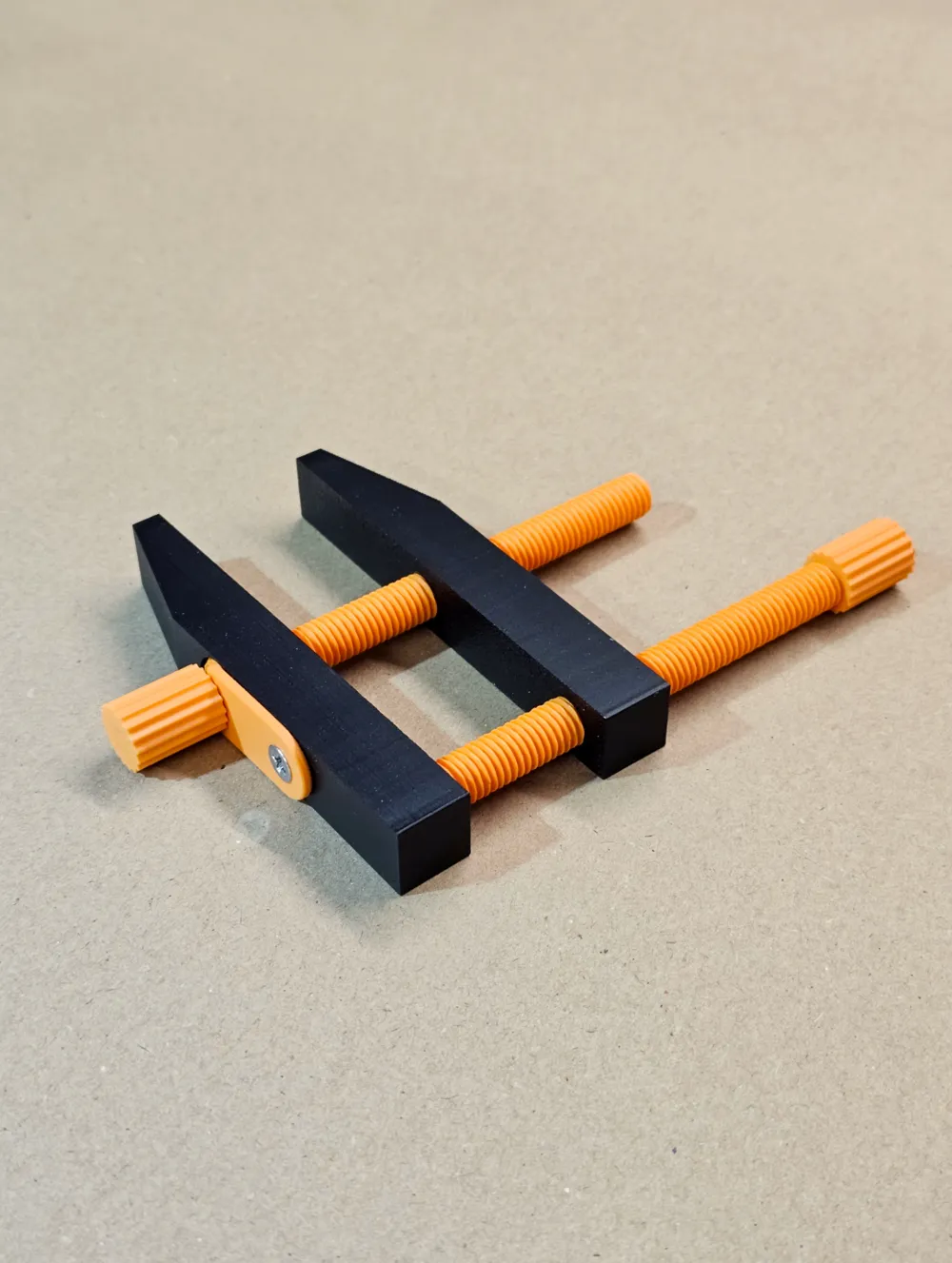 Parallel Clamp by pomguy - MakerWorld