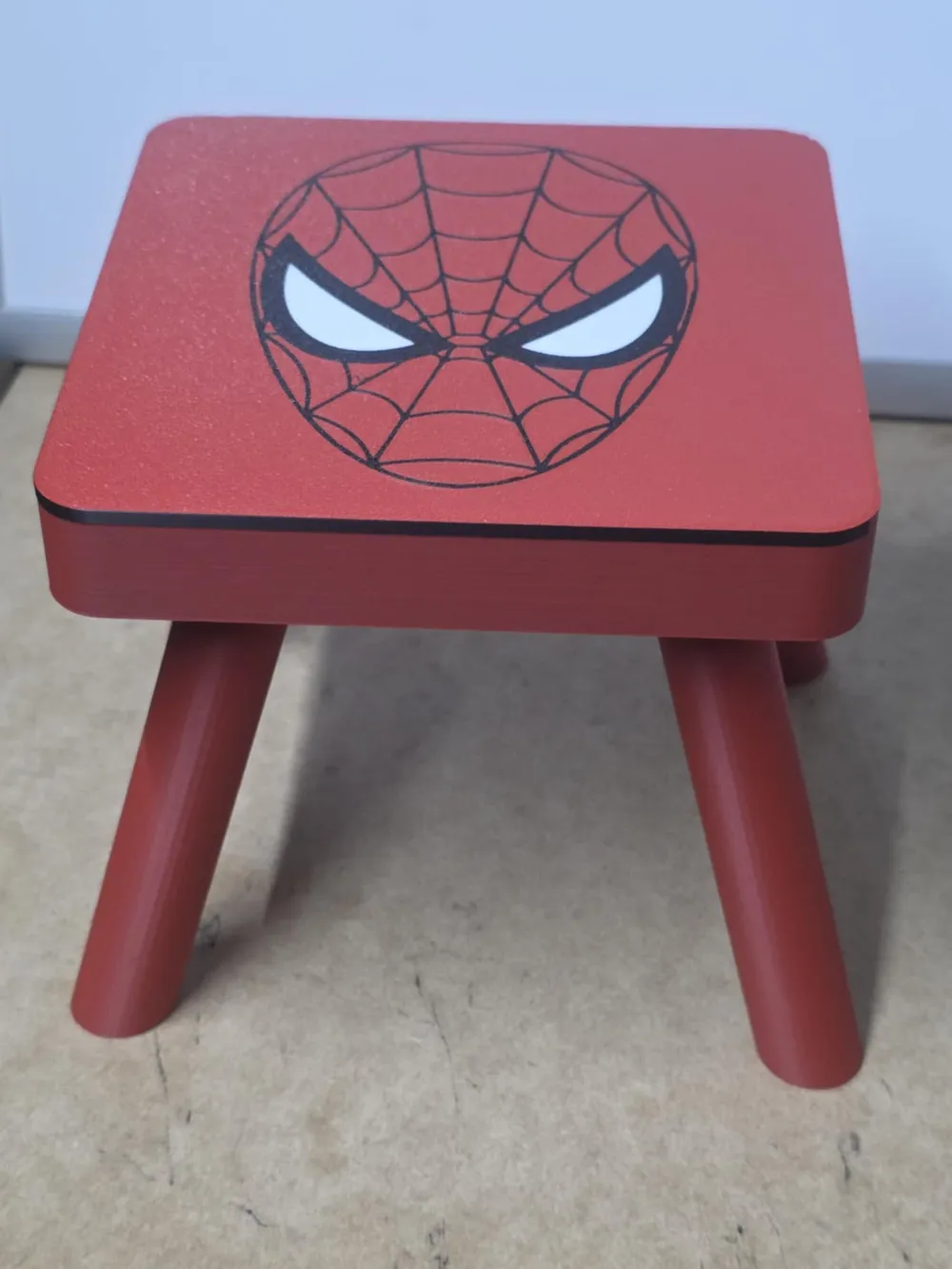 Spiderman-Hocker für Kinder – Kostenloses 3D-Druckmodell – MakerWorld