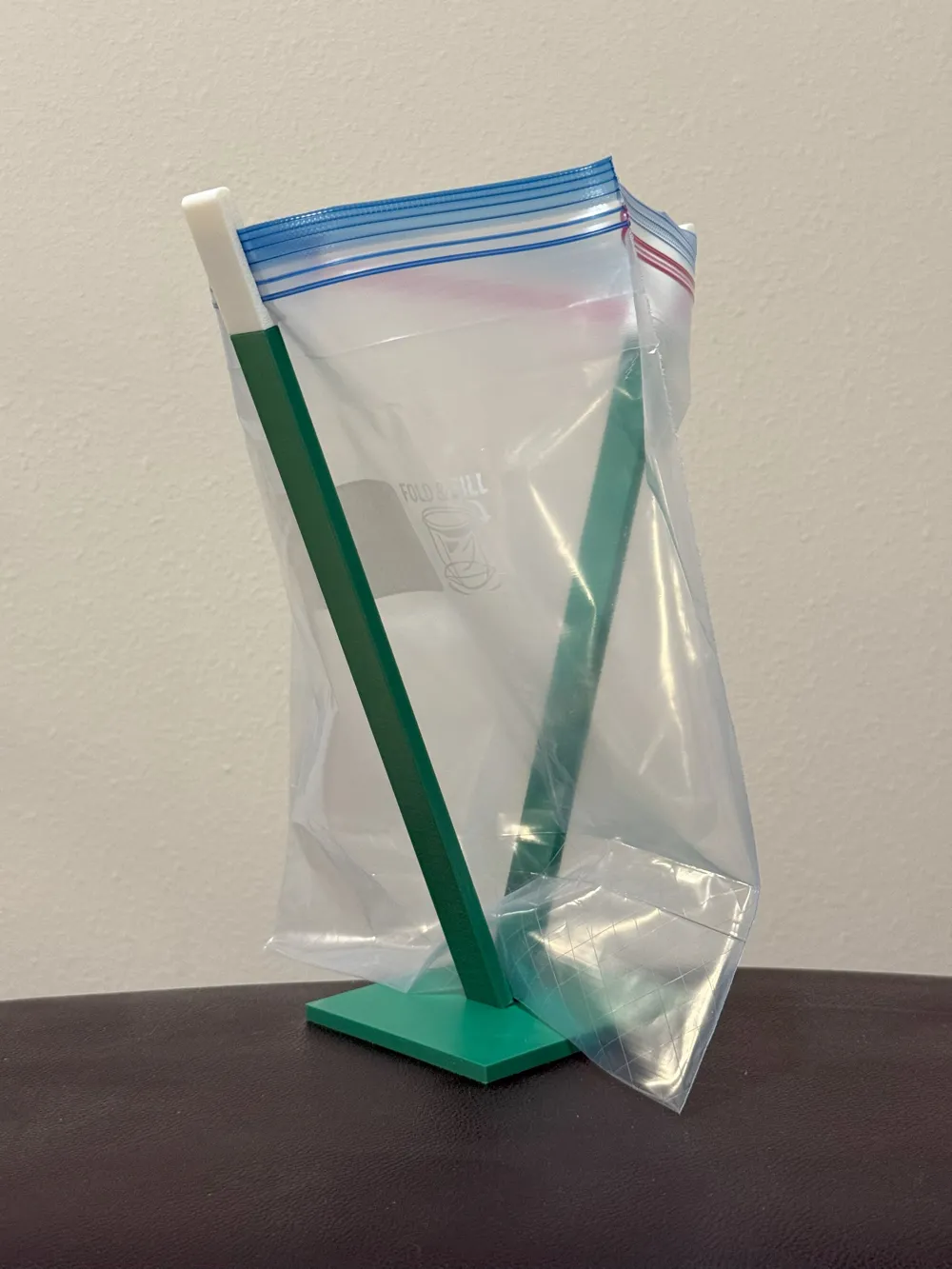 Adjustable Ziplock Bag Holder - Free 3D Print Model - MakerWorld